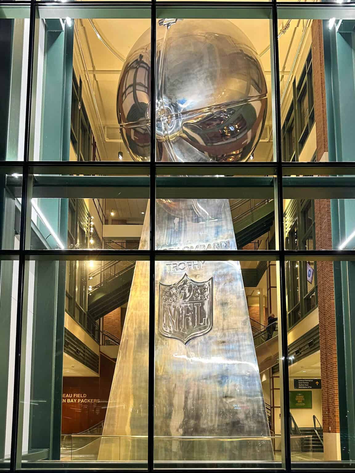 An Inside Look at Lambeau Field Tours (Green Bay Packers Stadium) - Get ...