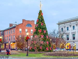 Christmas in Gettysburg: A Festive Guide to the Historic Town - Get ...