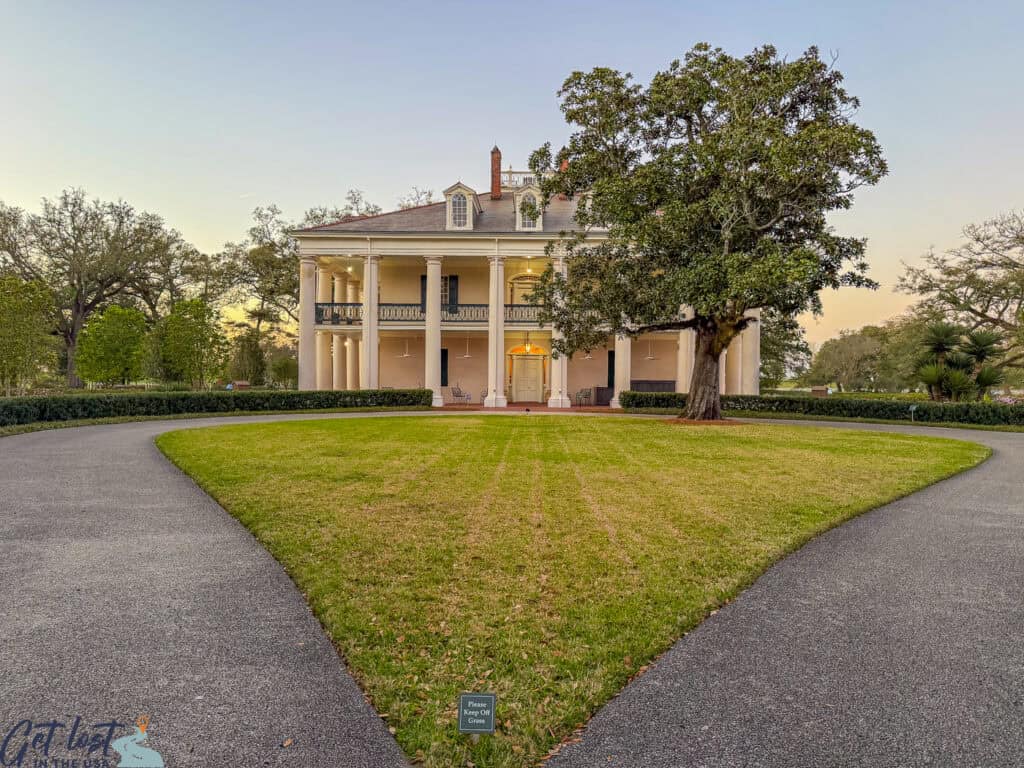 Staying Overnight at Oak Alley Plantation: What It’s Really Like - Get ...